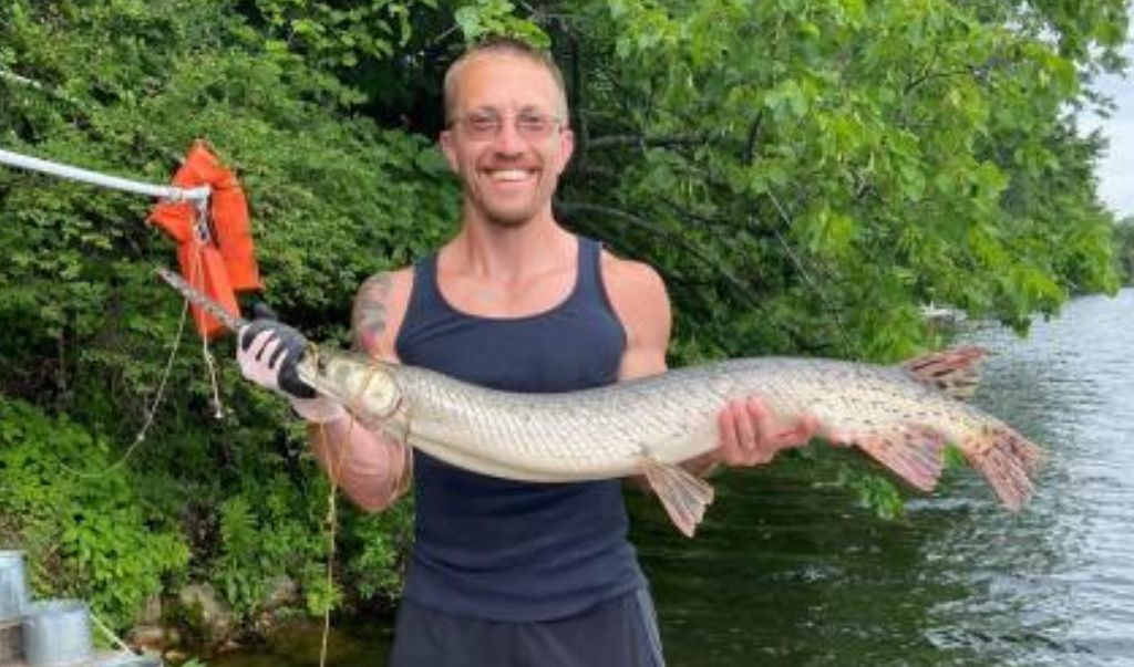 New York Angler Sets State Record with Impressive Longnose Gar Catch